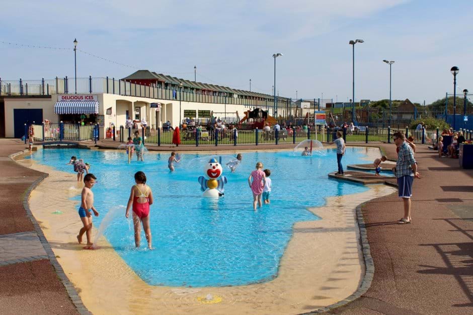 Sutton on Sea Holiday Cottage - Dog Friendly, Self Catering Bungalow