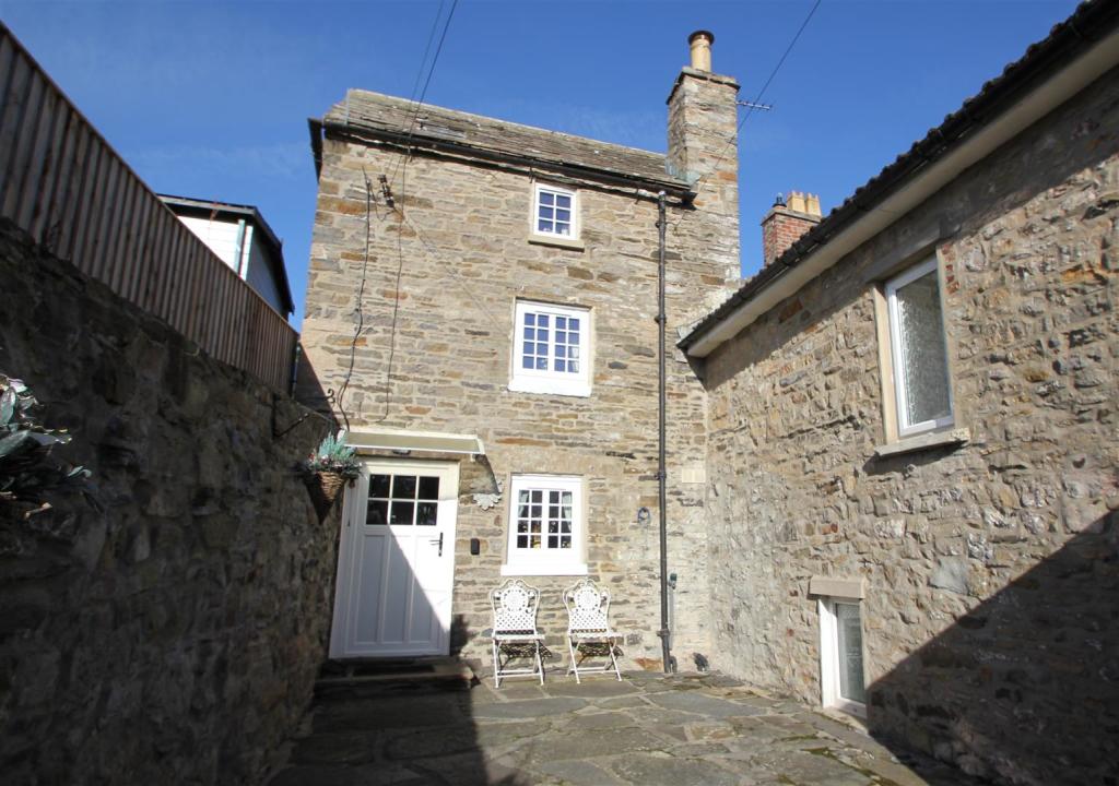 Romantic Traditional Stone Cottage For Couples - www.puzzlecottage.co.uk