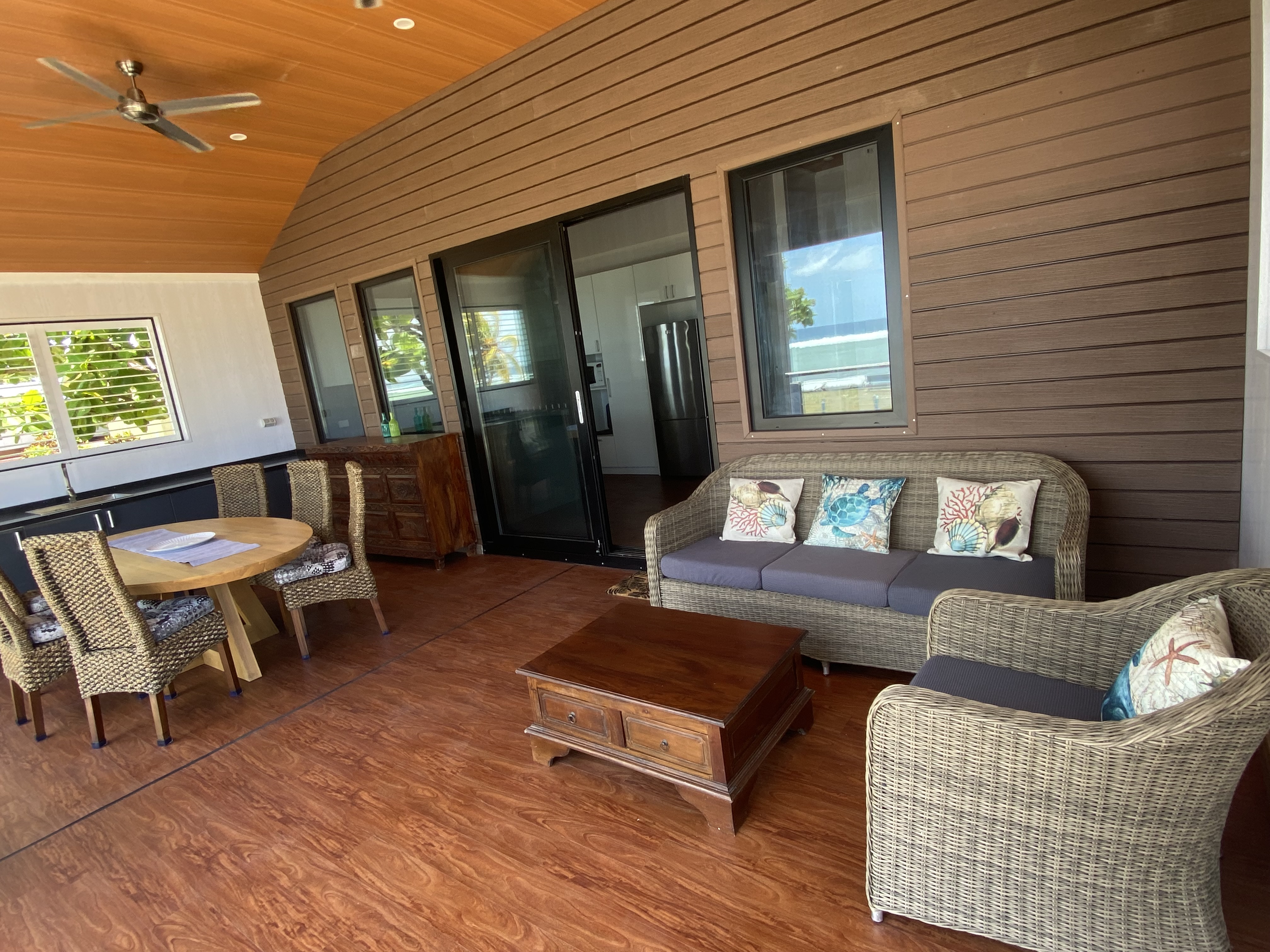 Waves Oceanfront Luxury Self Contained Accommodation Cocos Keeling Islands